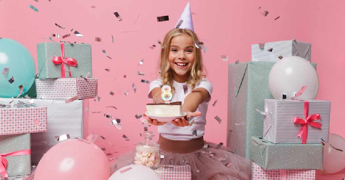 Mesaje de la multi ani pentru fete. Urari. Idei SMS. Felicitari