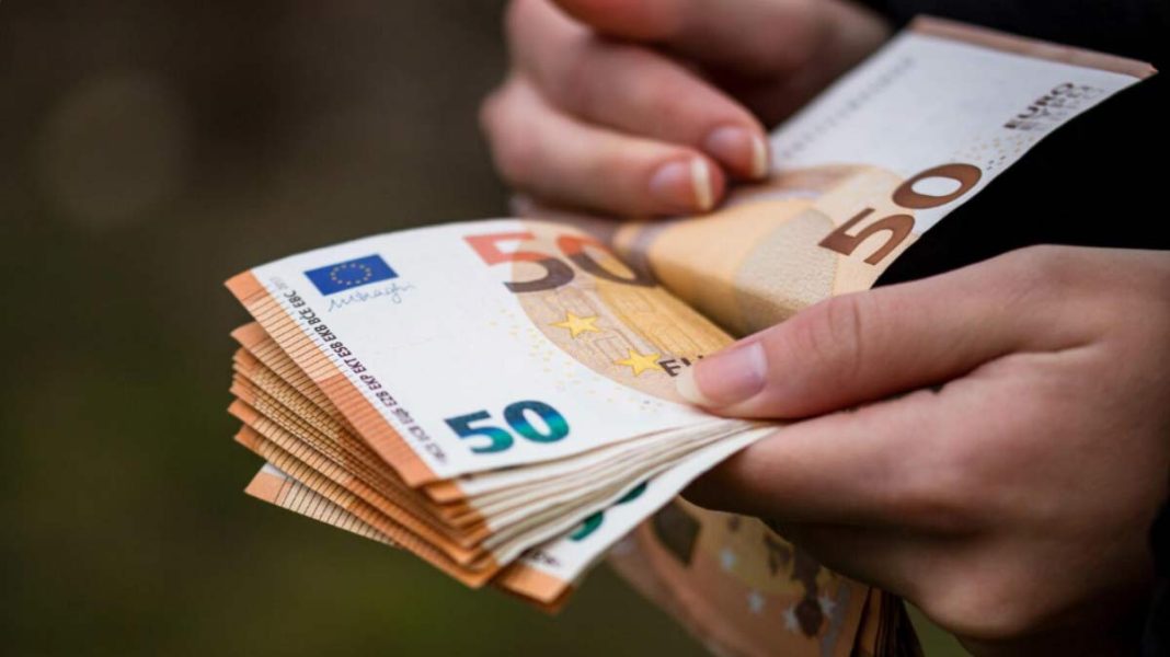 Cont Euro Raiffeisen 2026: Ghid Comisioane și Smart Hour