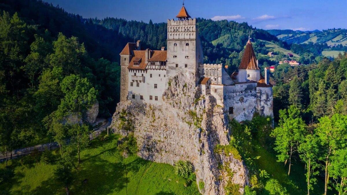 Vizită la Castelul Bran 2026: Program, Bilete și Ghid Turistic